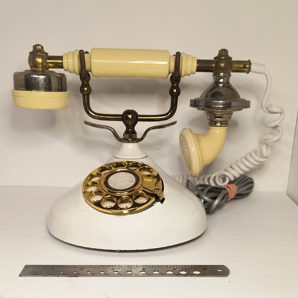 Radio Shack | Wall Decor | Vintage Radio Shack French Style Rotary Dial ...